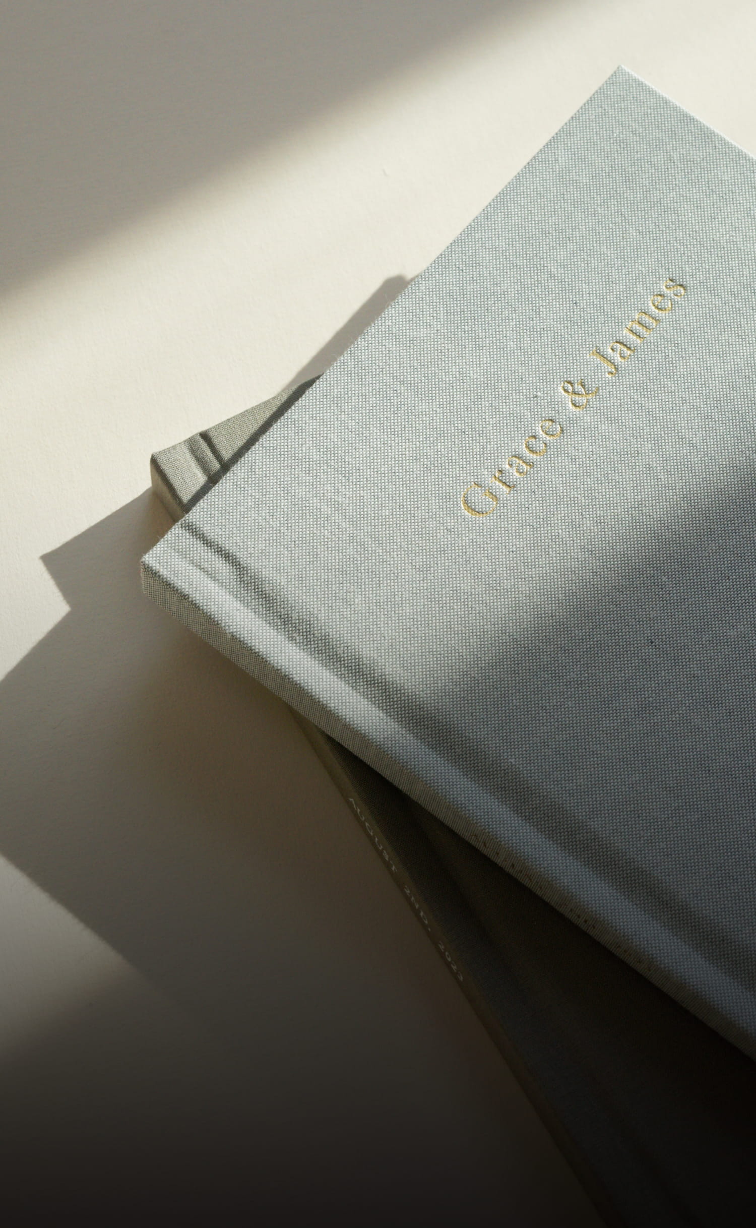 Yearly Photo Albums to Treasure from Artifact Uprising